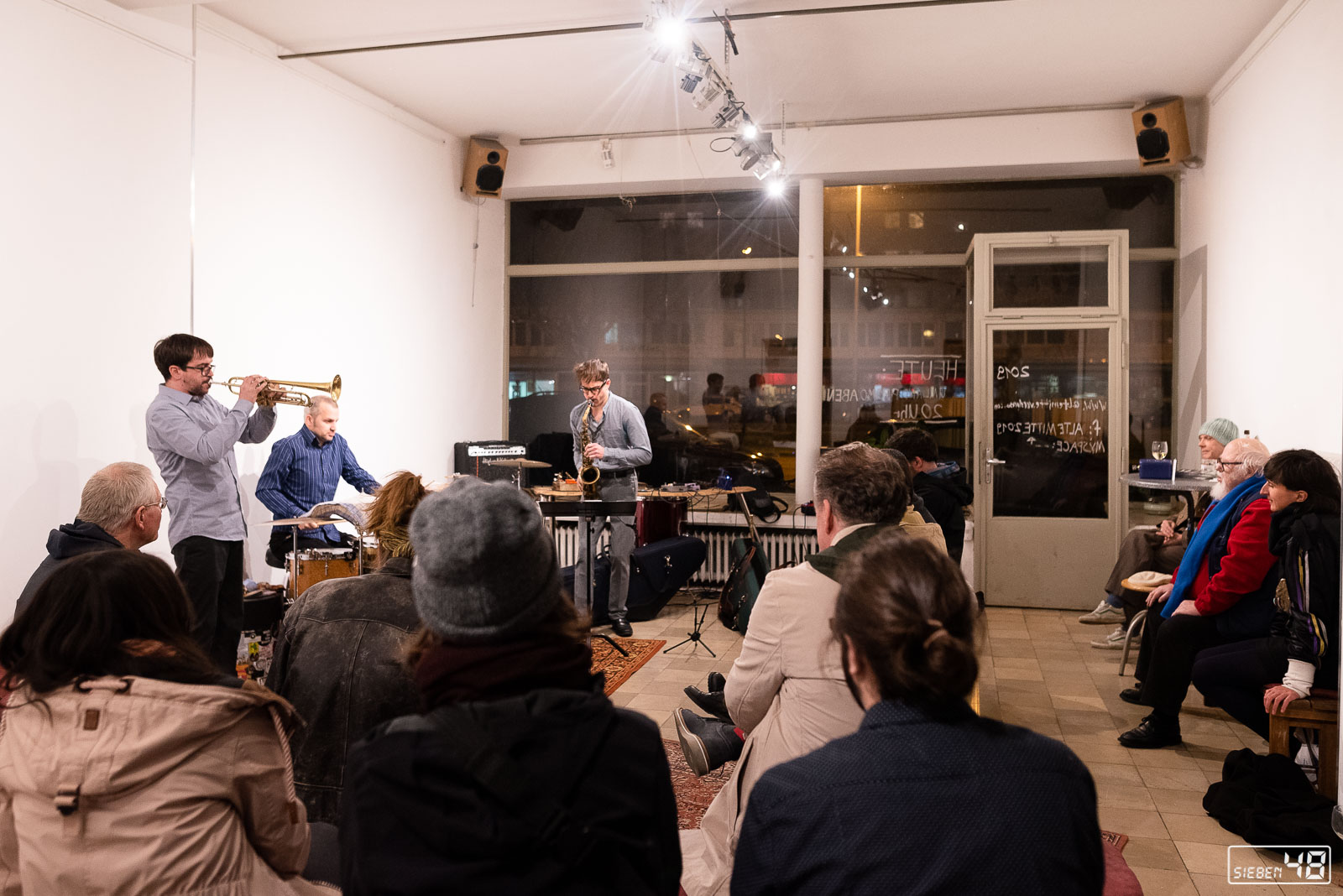 Crashing Airplanes & Super Jazz Sandwich | sieben48